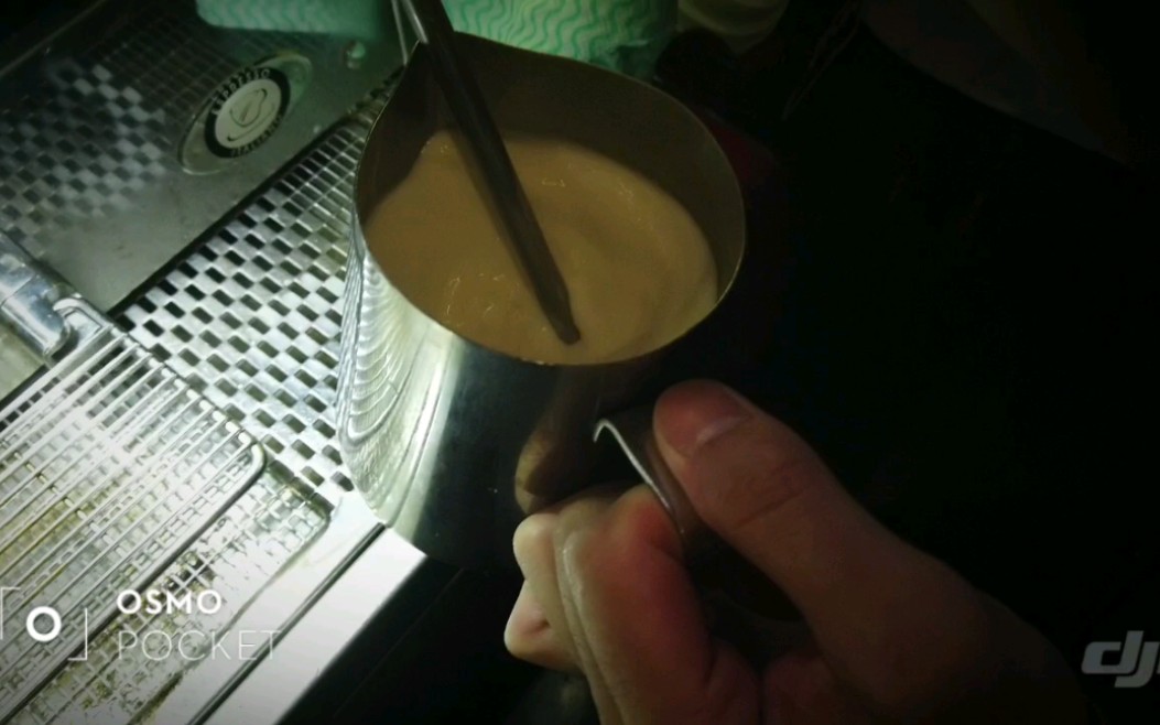 『意式咖啡』牛奶蒸煮教程以及菜菜的拉花