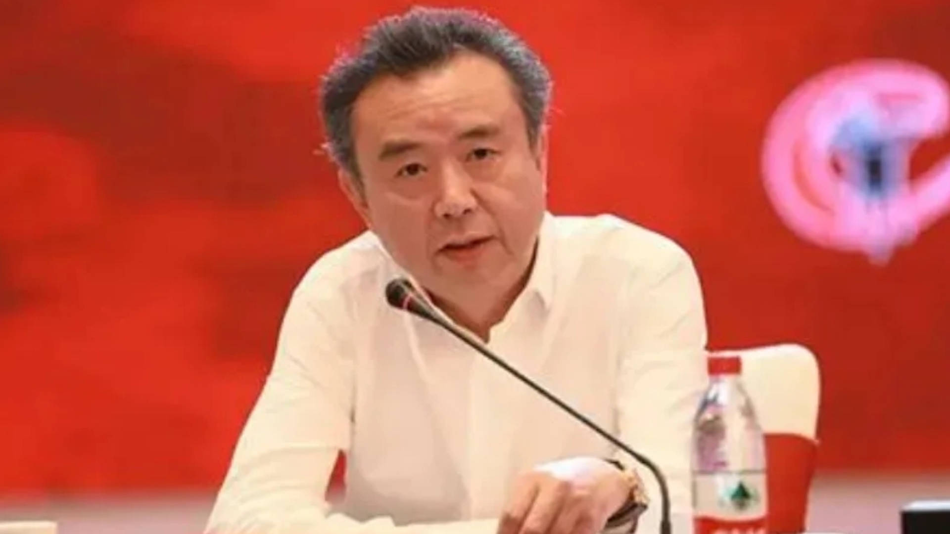 五粮液原董事长李曙光被“双开”:贪婪腐化、靠企吃企