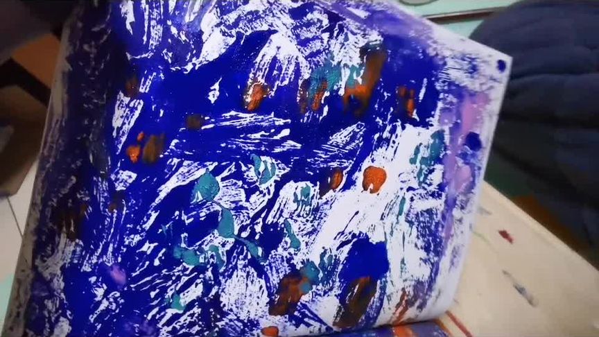 制作肌理纸,感受肌理…#艺术 #绘画 #乱涂乱画 #爱画画的孩子