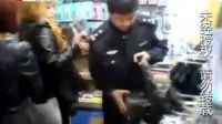 视频短播:弹簧刀属管制刀具不许销售