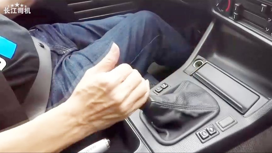 新手买车第一天,倒挡挂不进,追究4S店,结果被众人嘲笑!