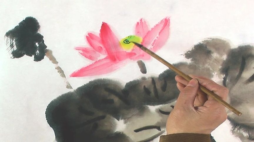 名师教你画荷花,看完才知道,原来画国画这么简单!