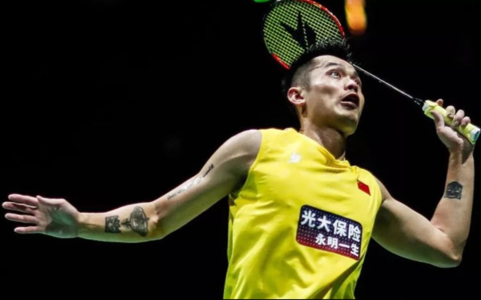 林丹手把手教你羽毛球拍正确的握法和姿势。