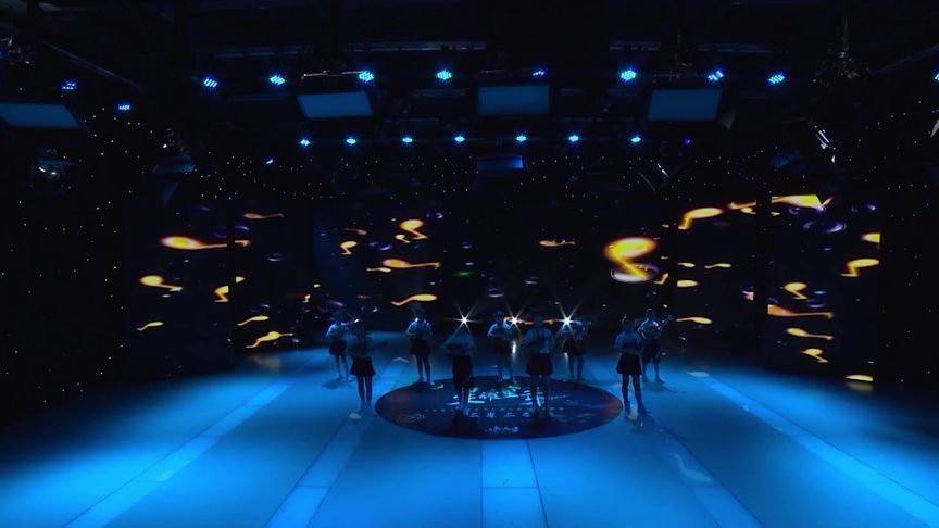 儿童乐器表演《爱上尤克里里》展现新一代人年轻活力