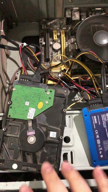 怎样把固态硬盘调到第一启动项