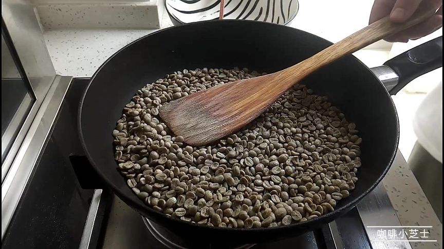 铁锅炒咖啡豆,咖啡发源地埃塞俄比亚,都是现喝现炒