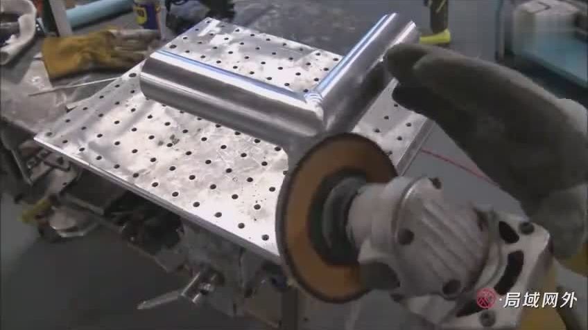 铝材管转角无缝焊接,打磨后根本看不出加工痕迹