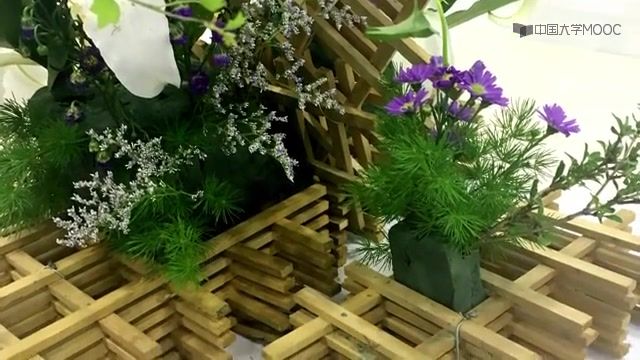 插花艺术:36.现代插花艺术表现手法