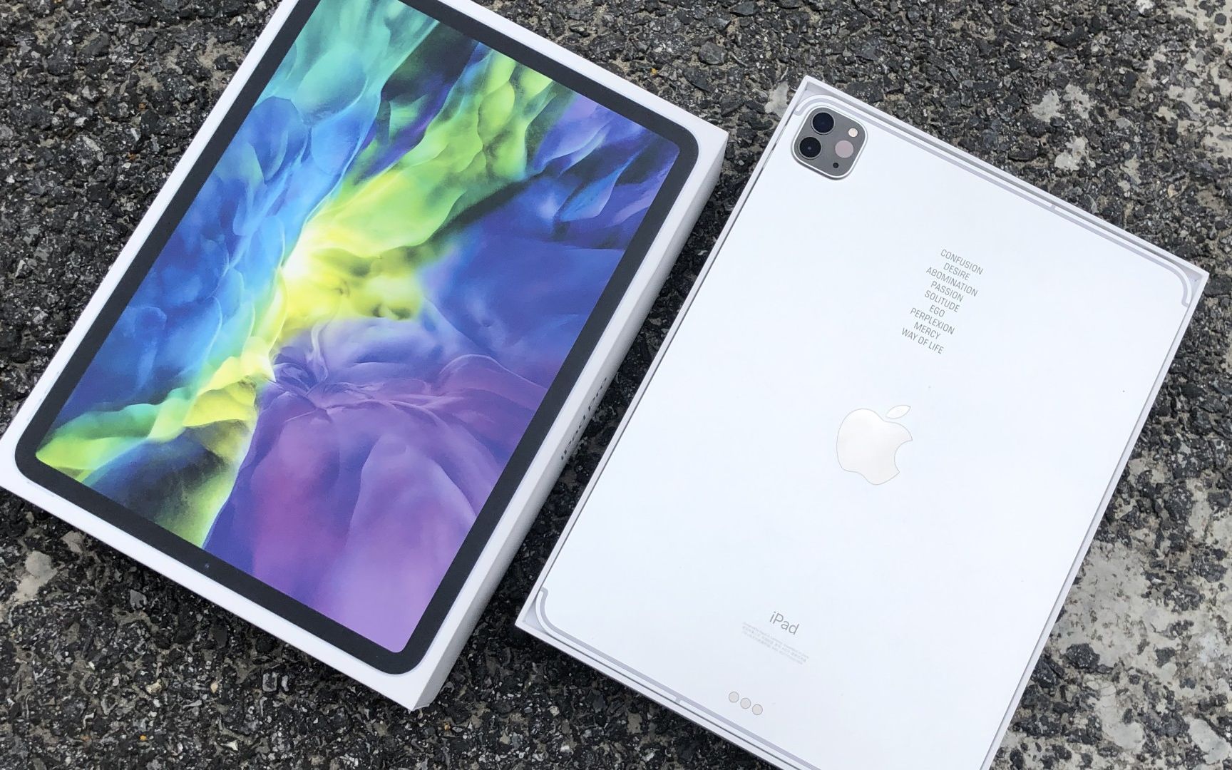 Apple iPad是怎么刻字的呢?