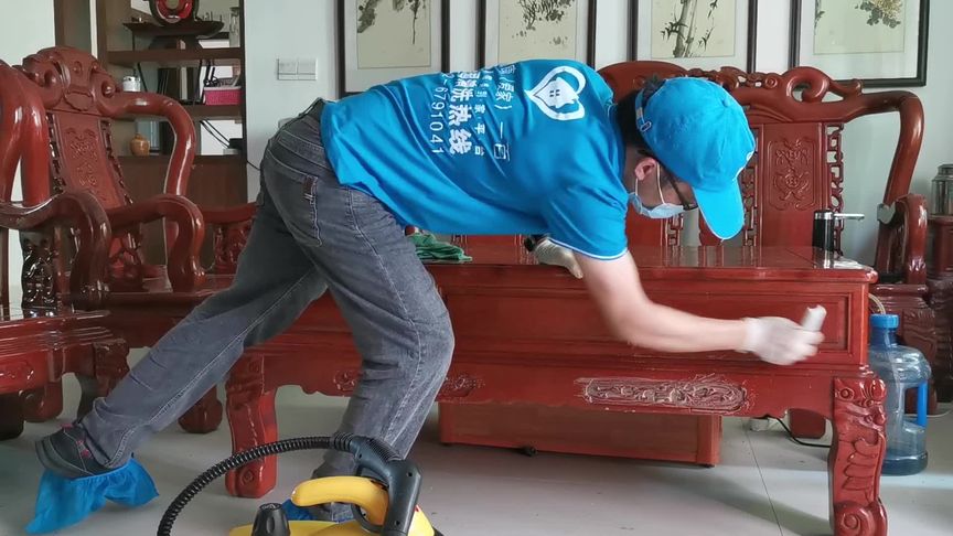 全屋精细保洁之实木家具清洁保养
