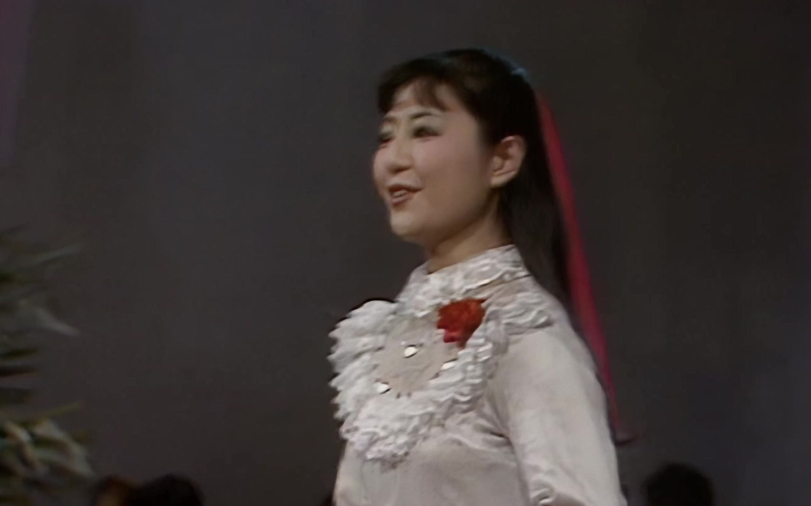 1984春晚 歌曲 幸福在哪里 殷秀梅