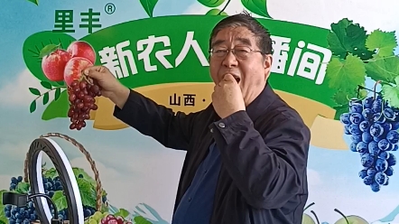 农村电商打破了传统商业的时空界限,让农户和农企足不出户就可以...