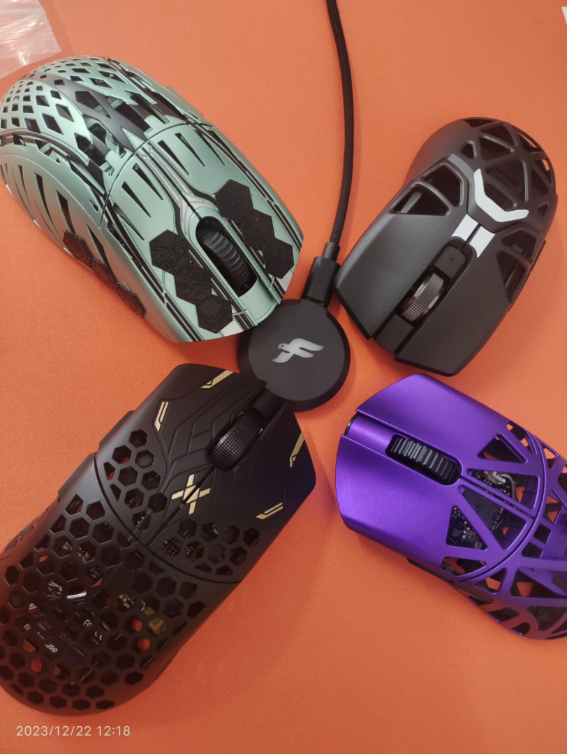 Finalmouse Ultralight X(ULX)金色M号碳纤维鼠标开箱