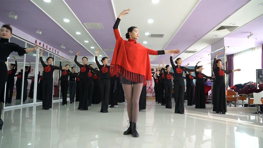 模特培训课现场教学—基础形体训练