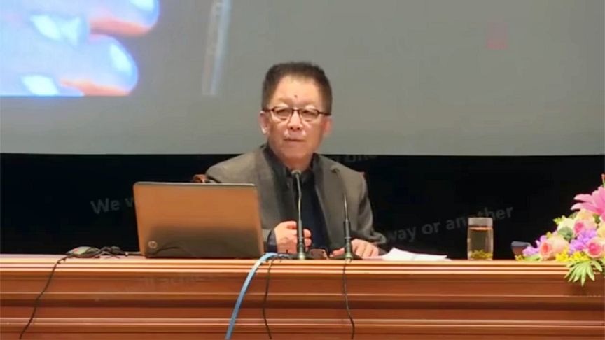 易中天:“知识就是力量”,这句话有可能起到反作用