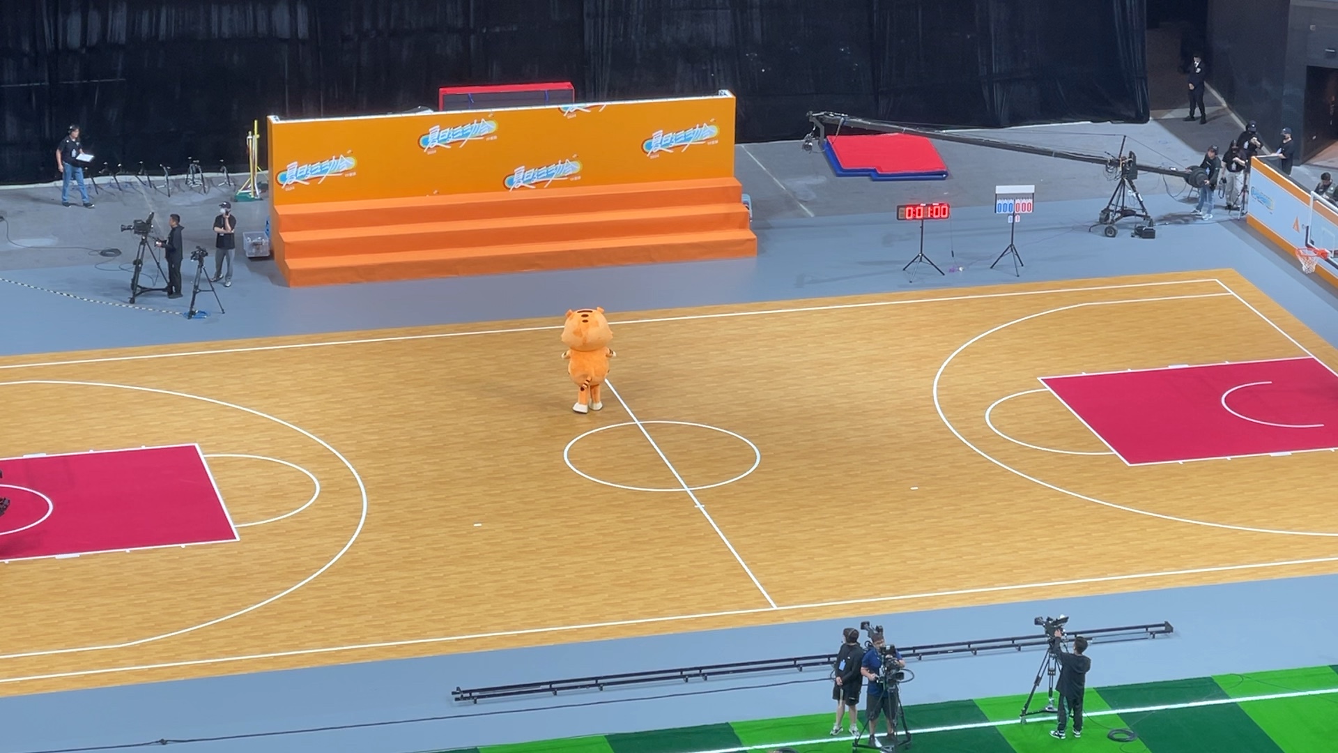 自存,7.5时代峰峻夏日运动会现场视频