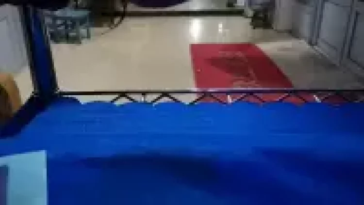 用普通折纸做圆筒纸飞机。飞得很平稳,适合研究飞行器的初学者。