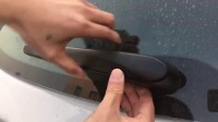 后雨刷盖拆卸