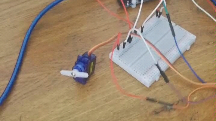 机器人技术等级考试三级考级实操真题学员演练电位器控制舵机转速...