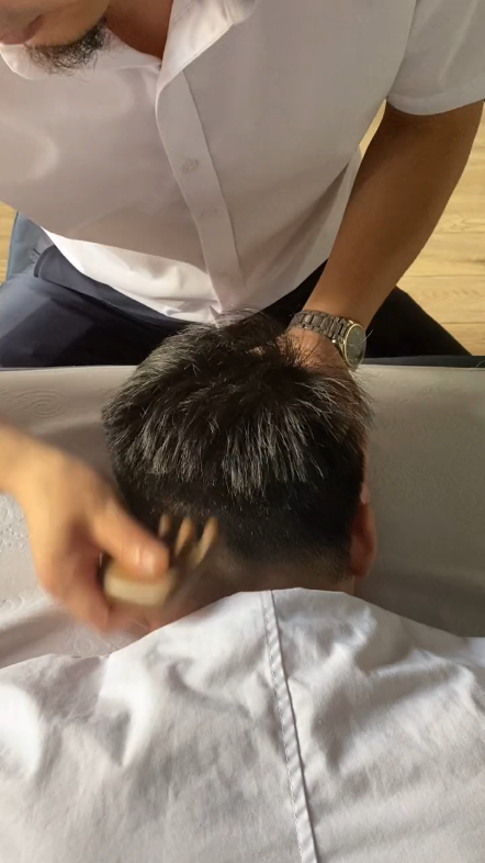 头疗按摩后脑勺第一种,预防头晕,人体的后