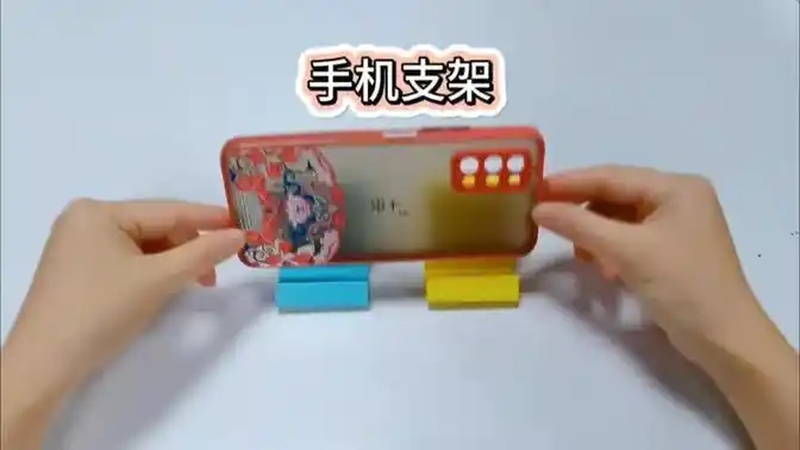 简单几步,教你折个实用的手机支架,手头有废弃的A4纸就也可以哦