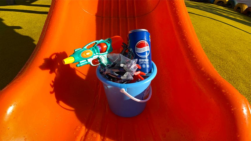 以为是可乐 结果是盲盒 游乐场捡到奥特曼梦比优斯GMR卡片