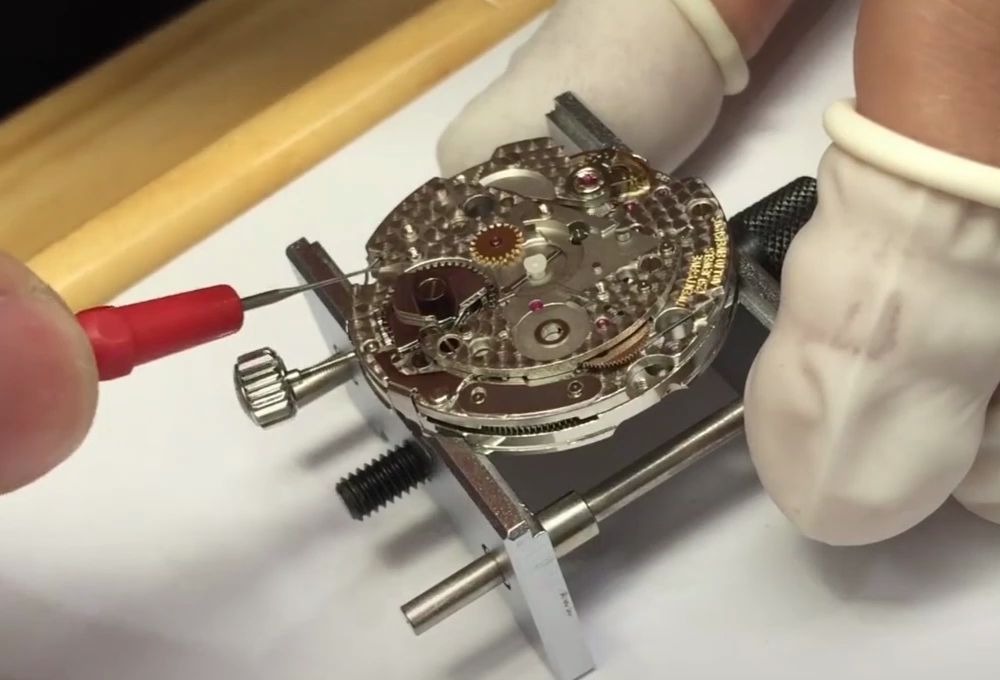 万国机械手表拆卸清洗保养,安装全过程,上百个零件,好复杂啊!