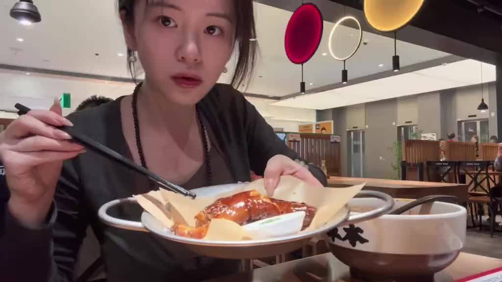 你的异地恋女友日常报备:起床写代码+和猫一起吃魔芋蛋糕+痛苦跑...