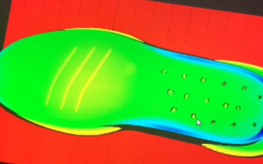 万物皆可扫 UC3D线激光轮廓传感器 鞋底涂胶三维扫描应用