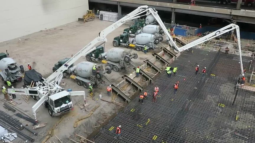 工地混凝土浇筑,泵车管子真长!