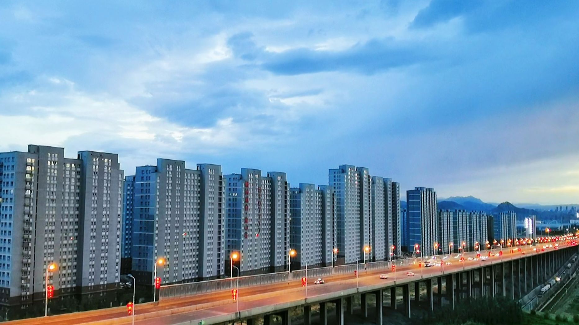 京沪调整购房政策:北京首套房降至30%,上海二套房不低于40%