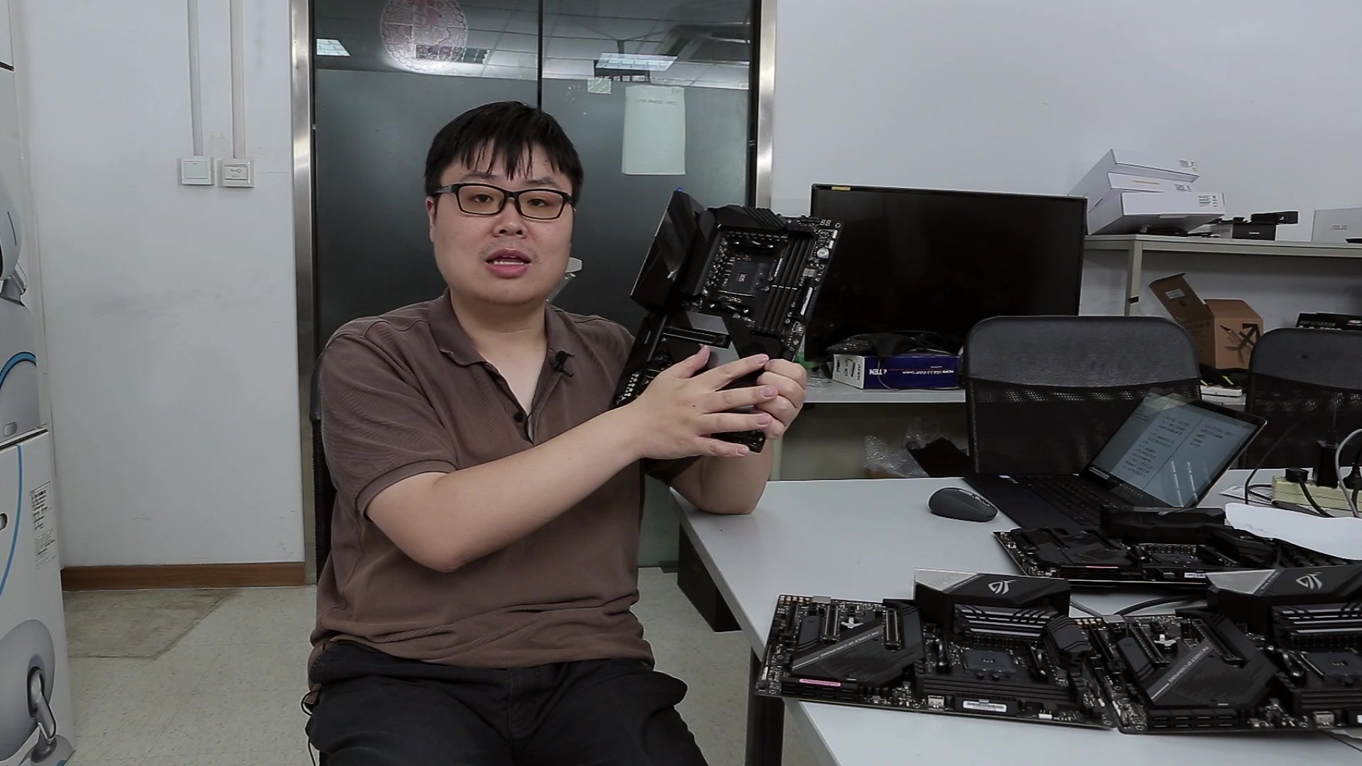 【三分钟】看不懂主板?ROG系列X570主板规格详解