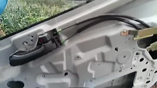 修理工教你更换玻璃升降器