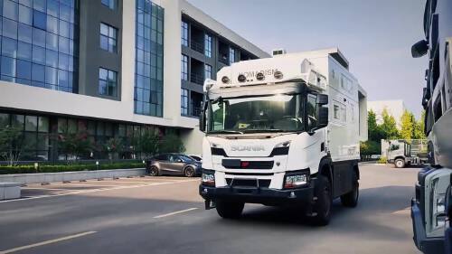 震撼!斯堪尼亚卡车在客户厂区极限试驾,动力太强了