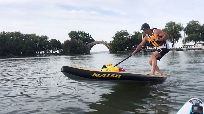 桨板走板绕标,是桨板竞技比赛中快速转弯掉头的必备技巧