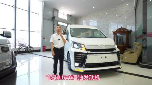 丰田海狮商务车升级!C本轻松开走,豪华内饰配置太惊喜