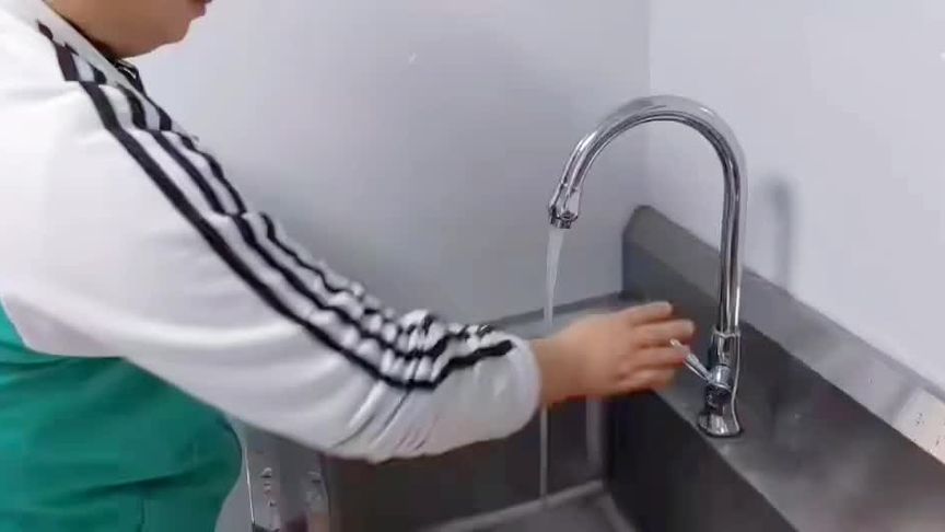 保育老师消毒篇——餐前桌面消毒。简单的事情重复做