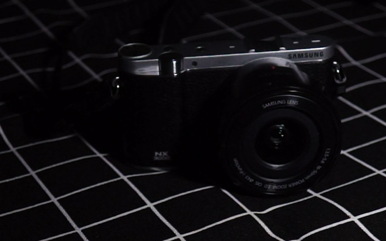 2020年700以内的三星NX3000是否能玩