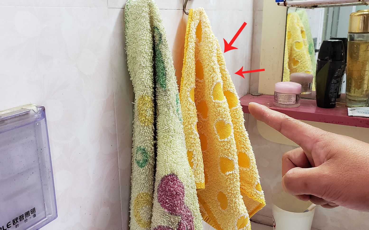 毛巾发黏发硬别用肥皂洗了,只需简单一步,毛巾立马恢复柔软干净