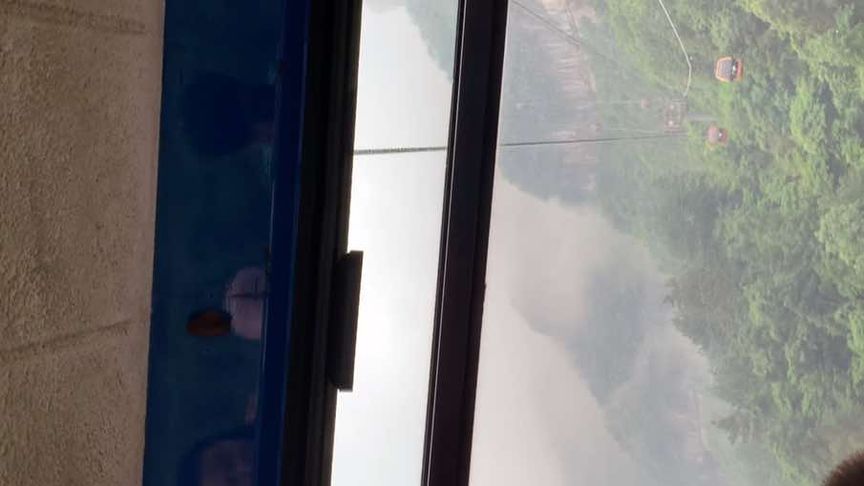 张家界天门山索道缆车上山