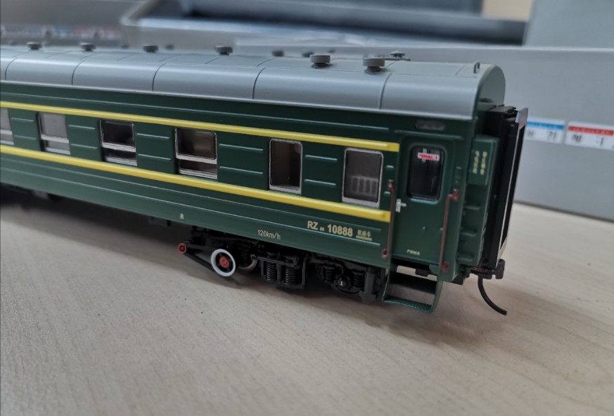 开箱解说ho比例RZ22客车模型～MTC出品原色软座客车～铁道鉄道鐡...