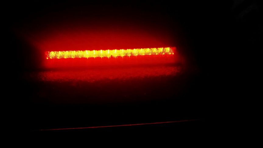 讲解第十一期:原厂18灯珠高位刹车灯,气质非凡,自己就能动手换