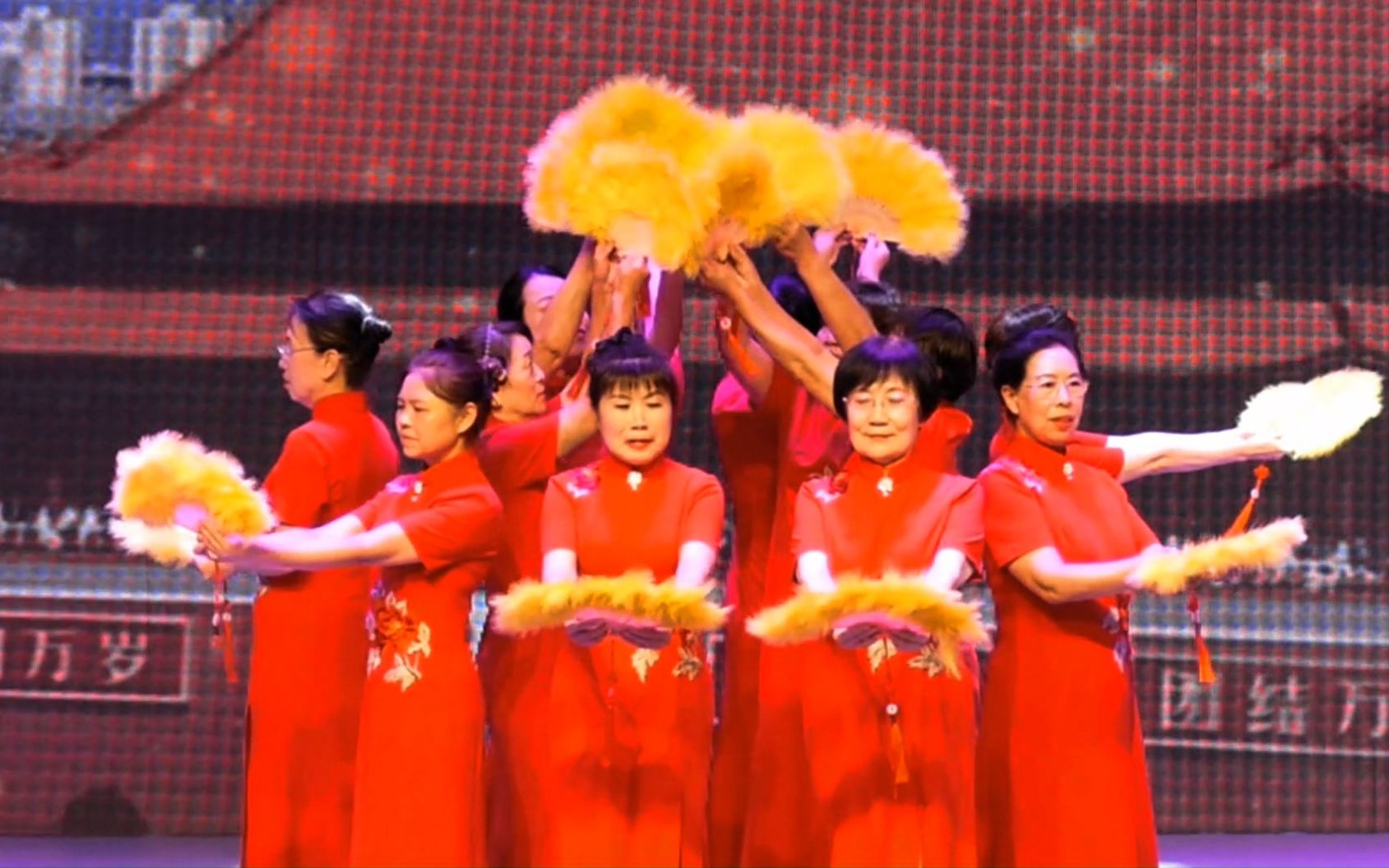 模特表演《祝福祖国》夕阳红模特队