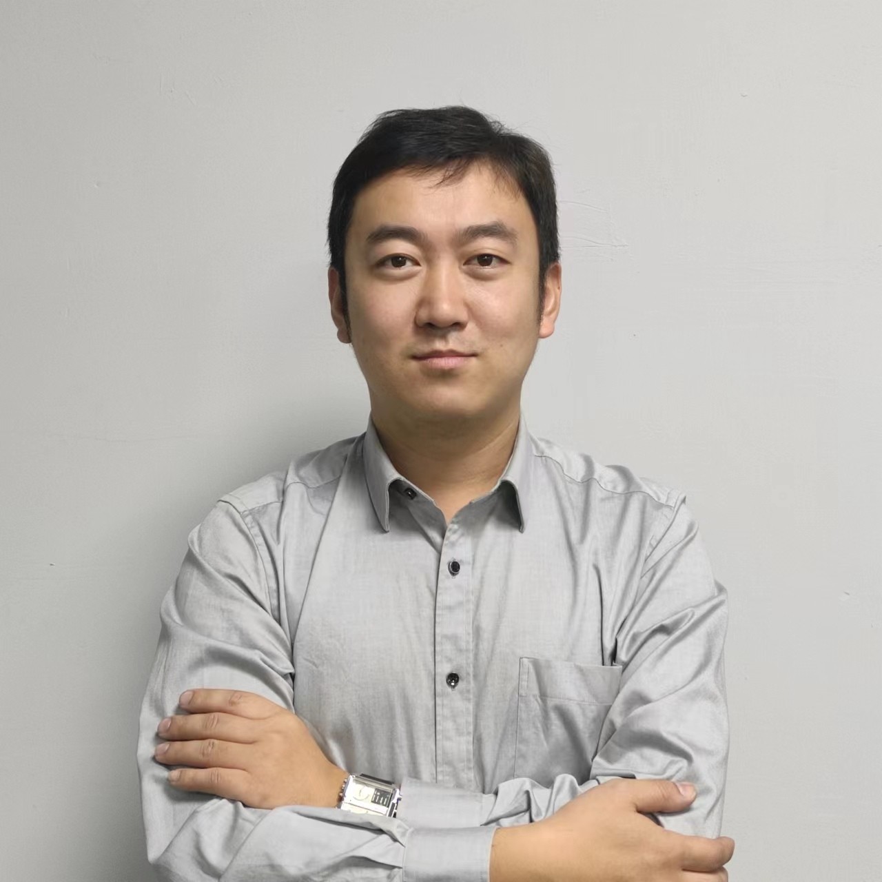 中英双语播音员 