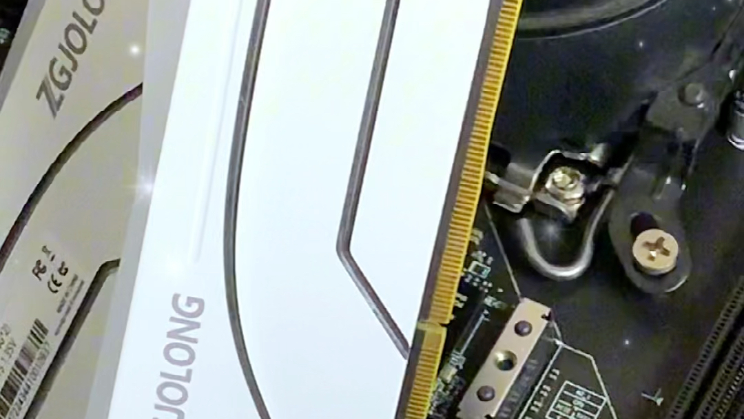 ...电脑的运行速度直接决定了我们的工作效率和娱乐体验。而内存条...