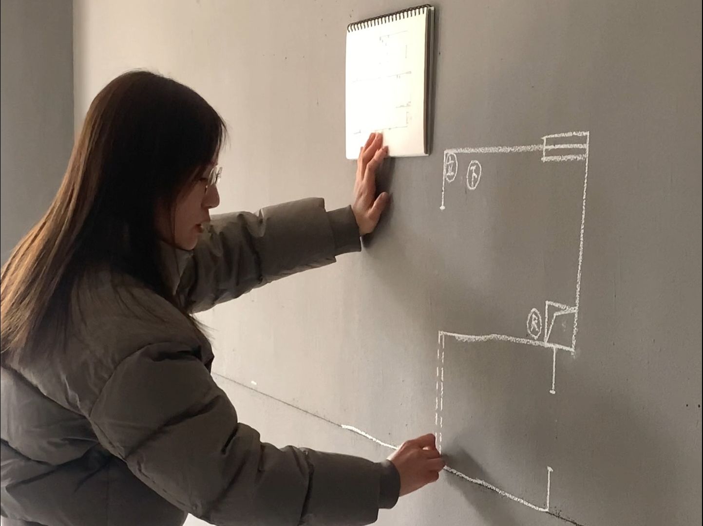 壹品室内装修设计培训工地现场实践教量房1、手画户型草图