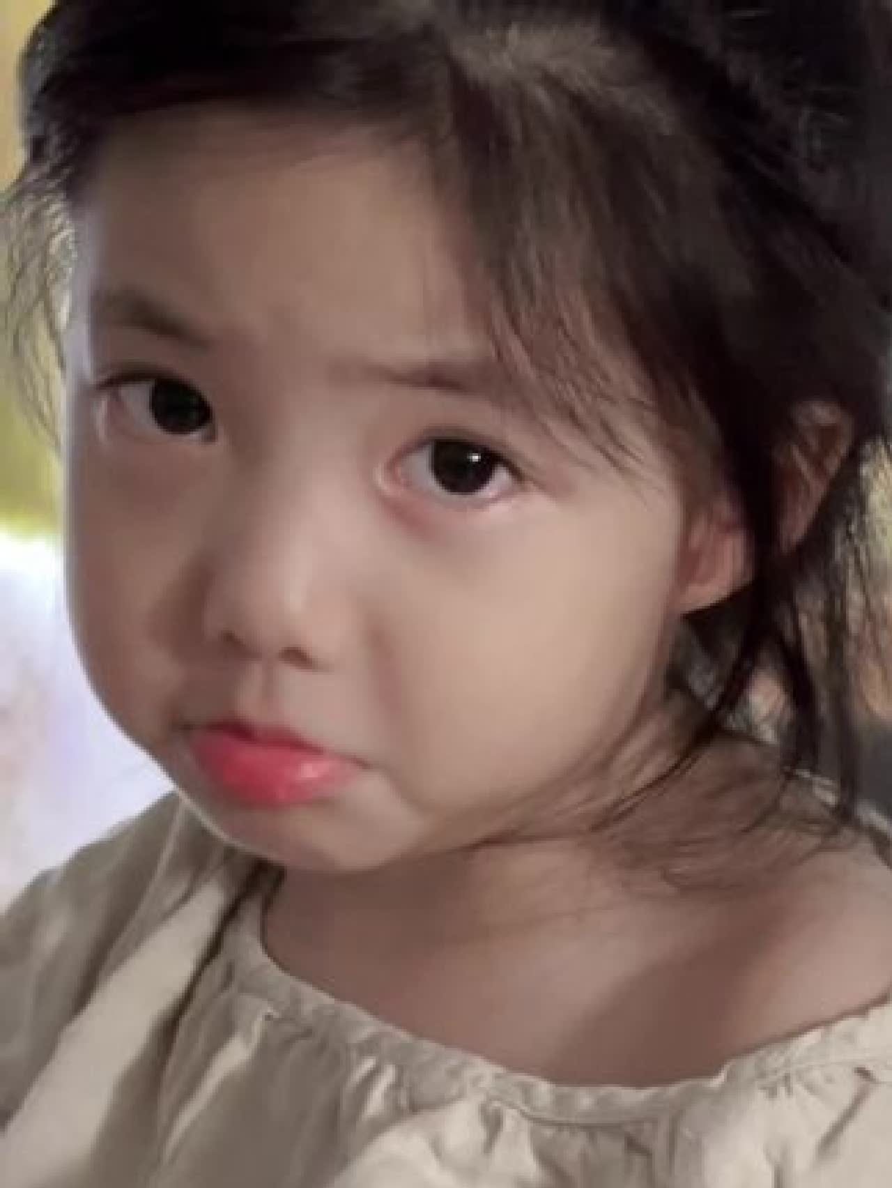 睡觉时间不能看动画片了哟#萌娃日常