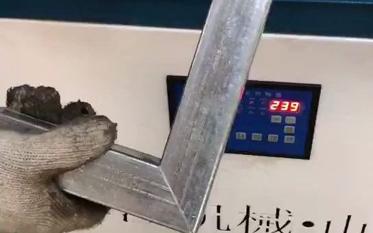 方管切角机 管材45度切角方管切管机 90度角一次成型冲床折弯模具