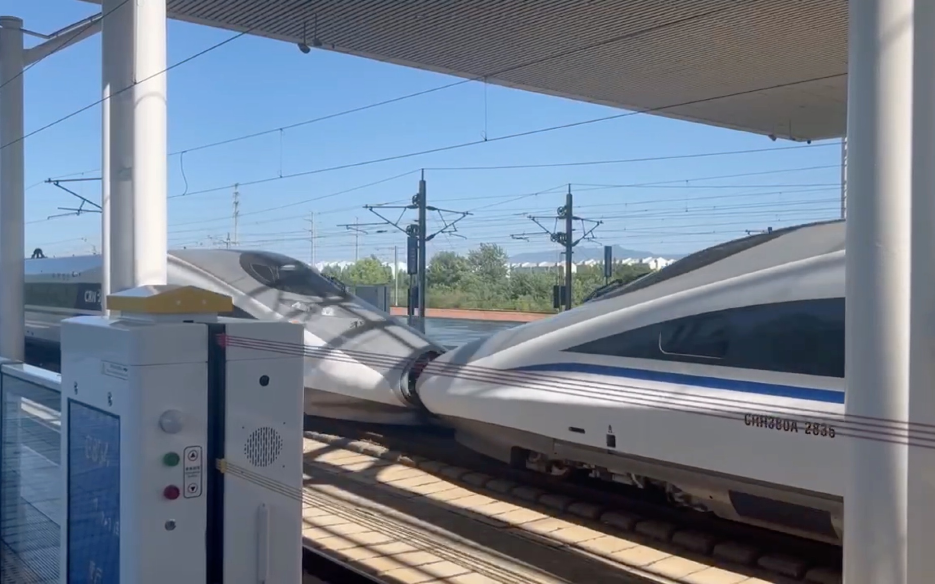 G388次列车出站(CRH380A)(洛阳龙门站)