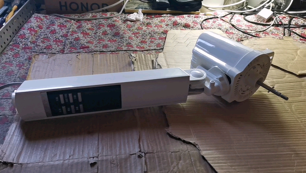 落地风扇不能摇头了,丢掉太可惜,其实只要更换这个东西就搞定